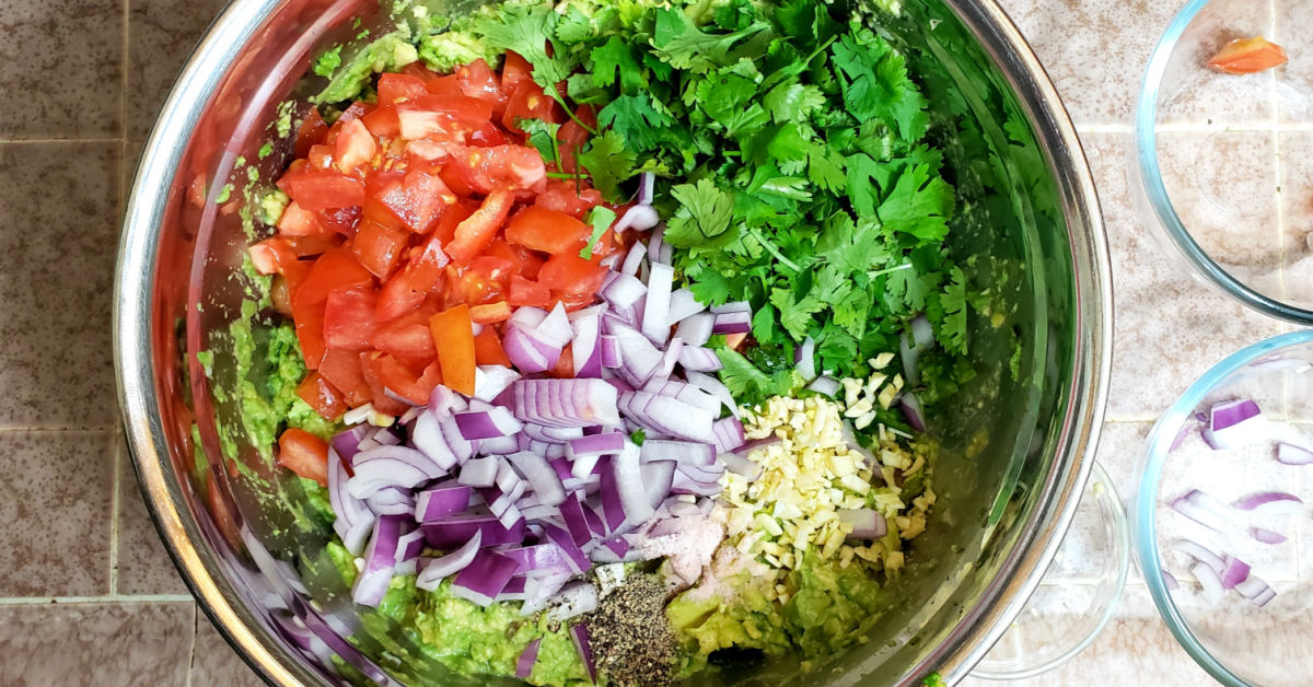 How to Make Guacamole (Authentic Guacamole Recipe) - Happy Mothering